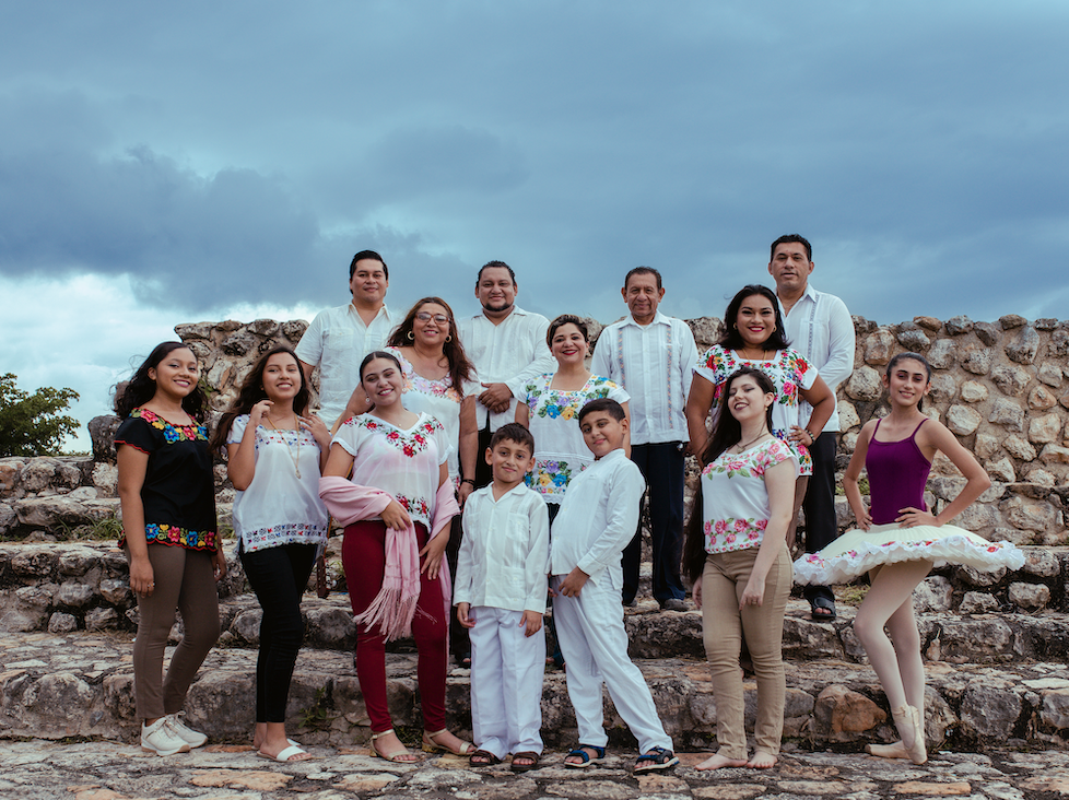 Aída Borges - Papagayo: música de colores