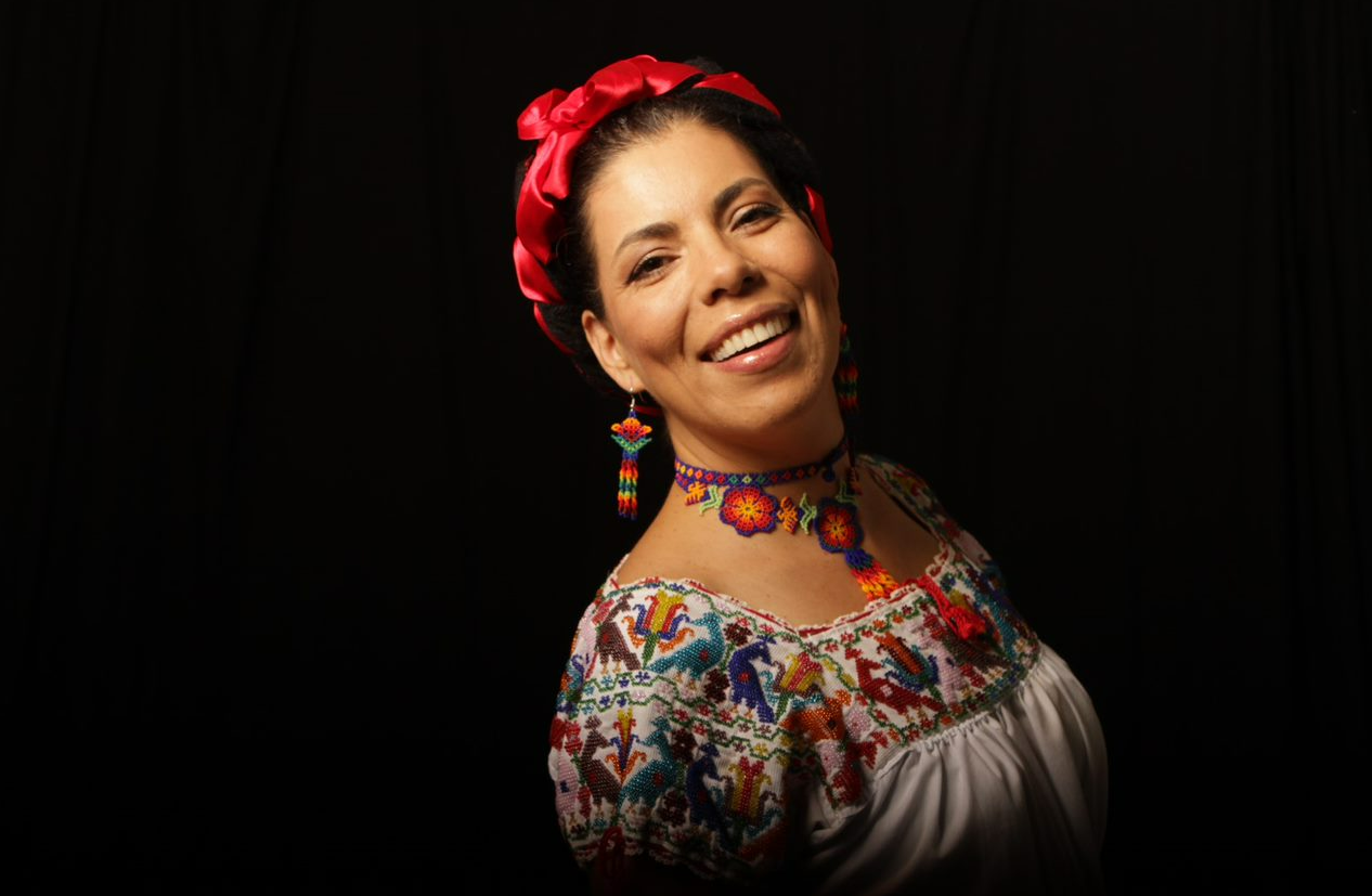 Dolores Martínez - De nacionalidad mexicana